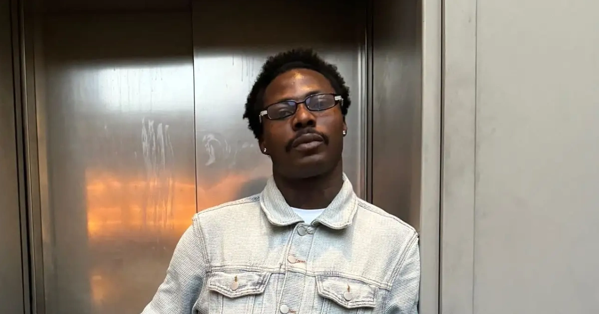 Asake Gives A Stamp Of Approval On The Spencer Badu Tote Bag - LEURR ...