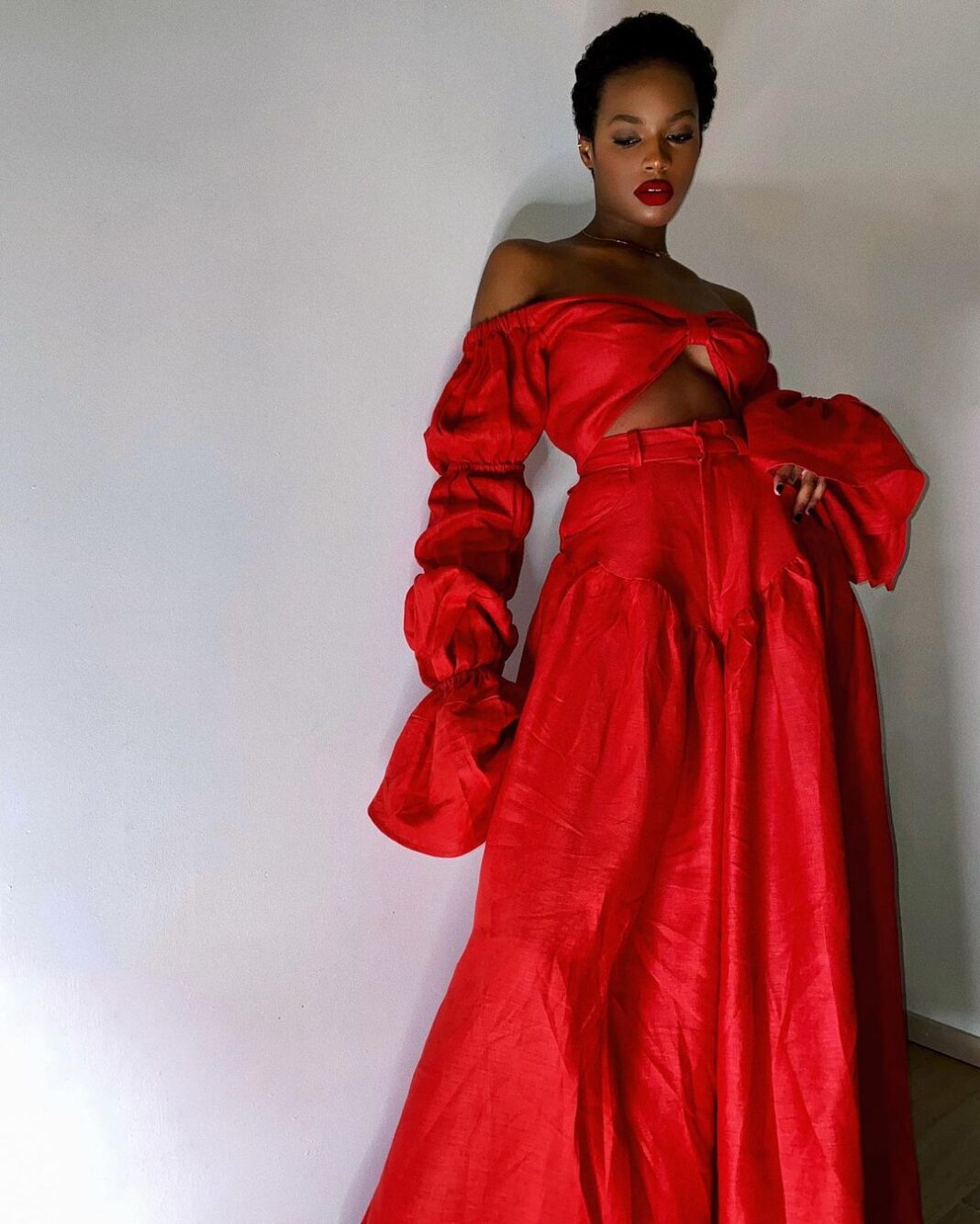 STYLE SPOTLIGHT: Didi Stone "Rose rouge" - leurr