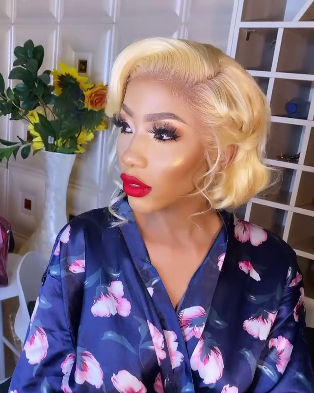 Mercy Eke nailed this old-school Hollywood hairstyle - leurr