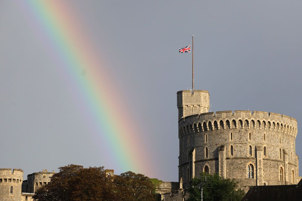 After Queen Elizabeth's Passing, Rainbows Appear at Windsor Castle and ...