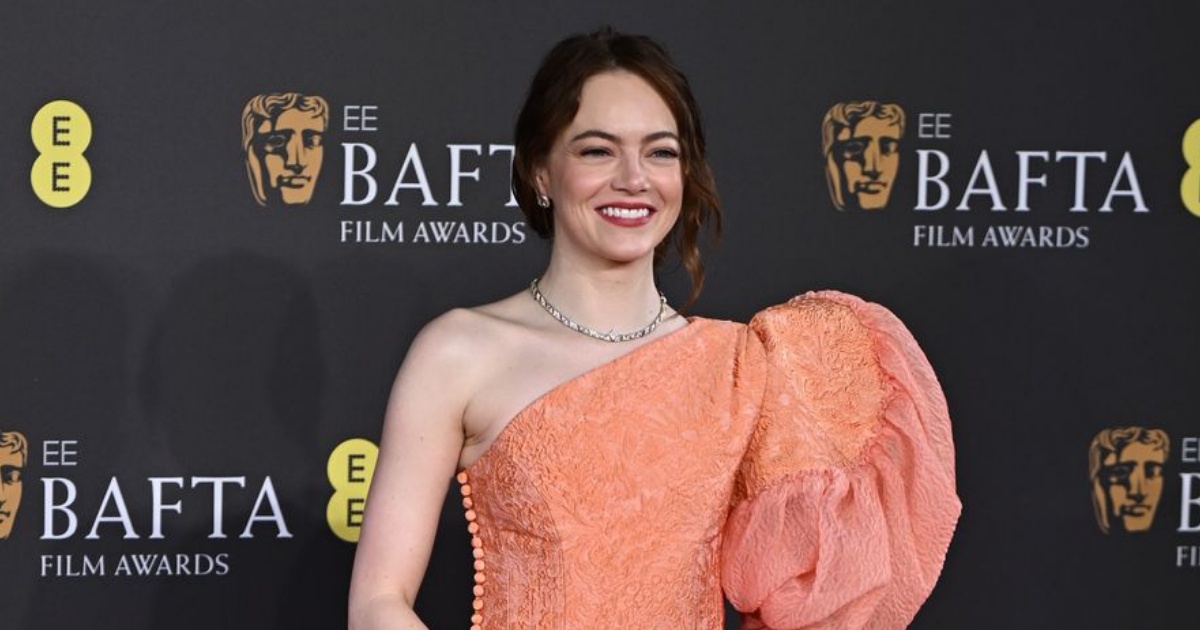 Emma Stone's BAFTAs Dress Takes Cue From Poor Things Bella Baxter - leurr