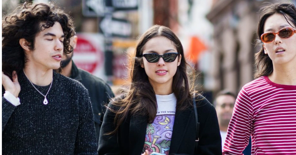 Olivia Rodrigo's Preppy Grunge Style Is A Blend of Nostalgia and Edge ...