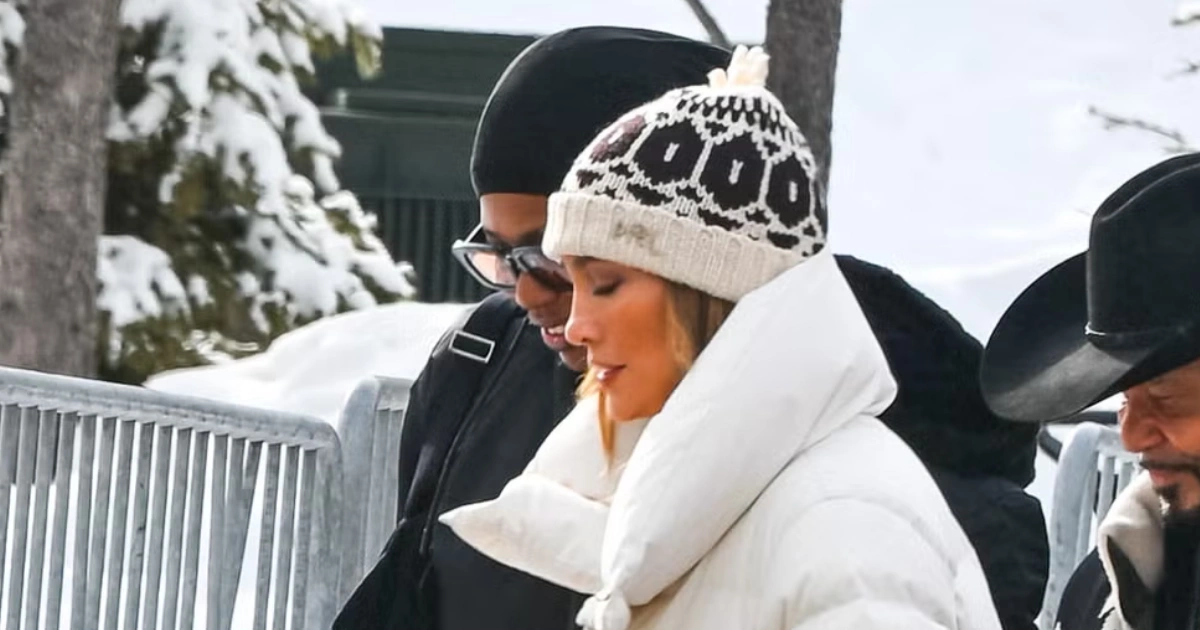 Jennifer Lopez Shows Off Perfect Cold Weather Look with Fair Isle and ...